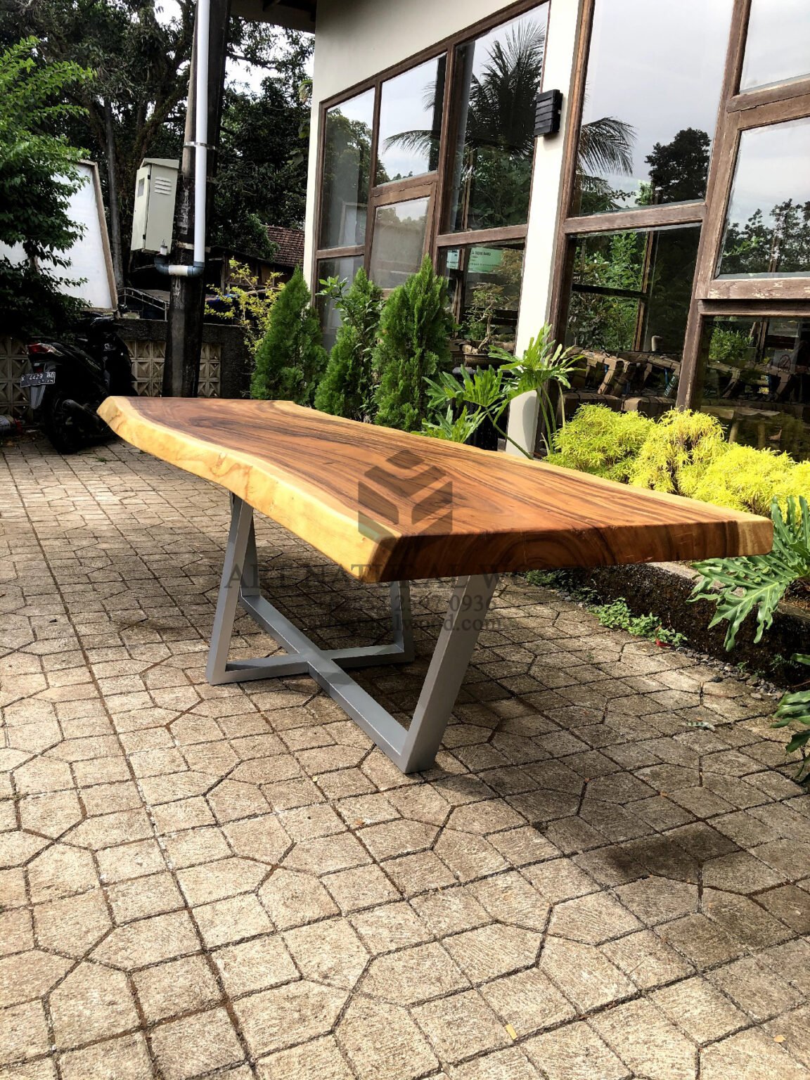 Meja Rapat Kantor Kayu Besar Trembesi Solid - Natural Wood